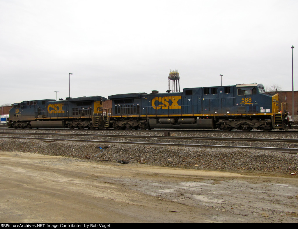 CSX 588 and 569